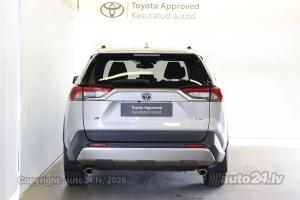 Grey Toyota RAV4 2025 in Tallinn, with an engine capacity of 2.49 L and mileage of 9 thousand km for 38900 €, photo 5 on AUTOMOTO.COM.LV