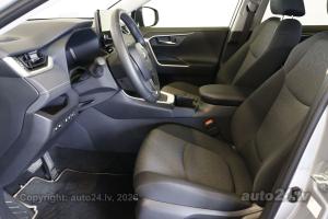Grey Toyota RAV4 2025 in Tallinn, with an engine capacity of 2.49 L and mileage of 9 thousand km for 38900 €, photo 12 on AUTOMOTO.COM.LV