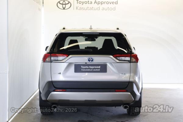Grey Toyota RAV4 2025 in Tallinn, with an engine capacity of 2.49 L and mileage of 11 thousand km for 38900 €, photo 4 on AUTOMOTO.COM.LV