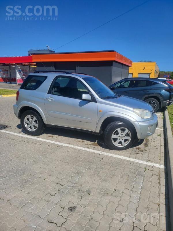 Toyota RAV4 2000 Rīga, ar dzinēja tilpumu 2.00 L un nobraukumu 213 tūkst. km par 2600 €, foto 1 vietnē AUTOMOTO.COM.LV