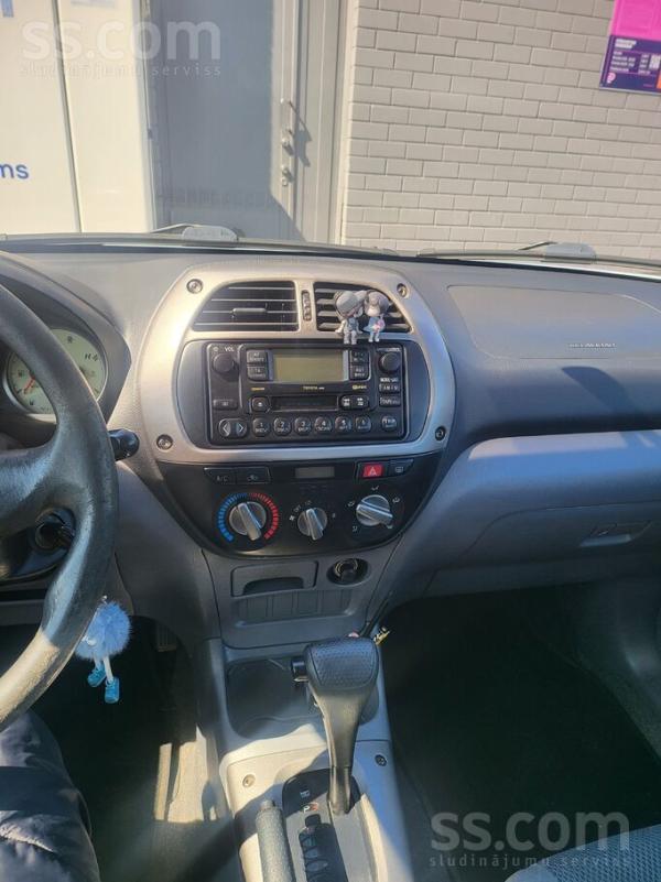 Toyota RAV4 2000 Rīga, ar dzinēja tilpumu 2.00 L un nobraukumu 213 tūkst. km par 2600 €, foto 4 vietnē AUTOMOTO.COM.LV