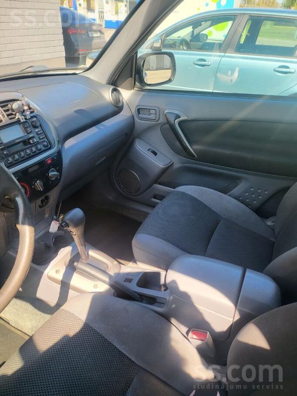 Toyota RAV4 2000 Rīga, ar dzinēja tilpumu 2.00 L un nobraukumu 213 tūkst. km par 2600 €, foto 5 vietnē AUTOMOTO.COM.LV