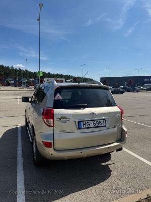 Toyota RAV4 2009 Rīga, ar dzinēja tilpumu 2.00 L un nobraukumu 206 tūkst. km par 3550 €, foto 3 vietnē AUTOMOTO.COM.LV