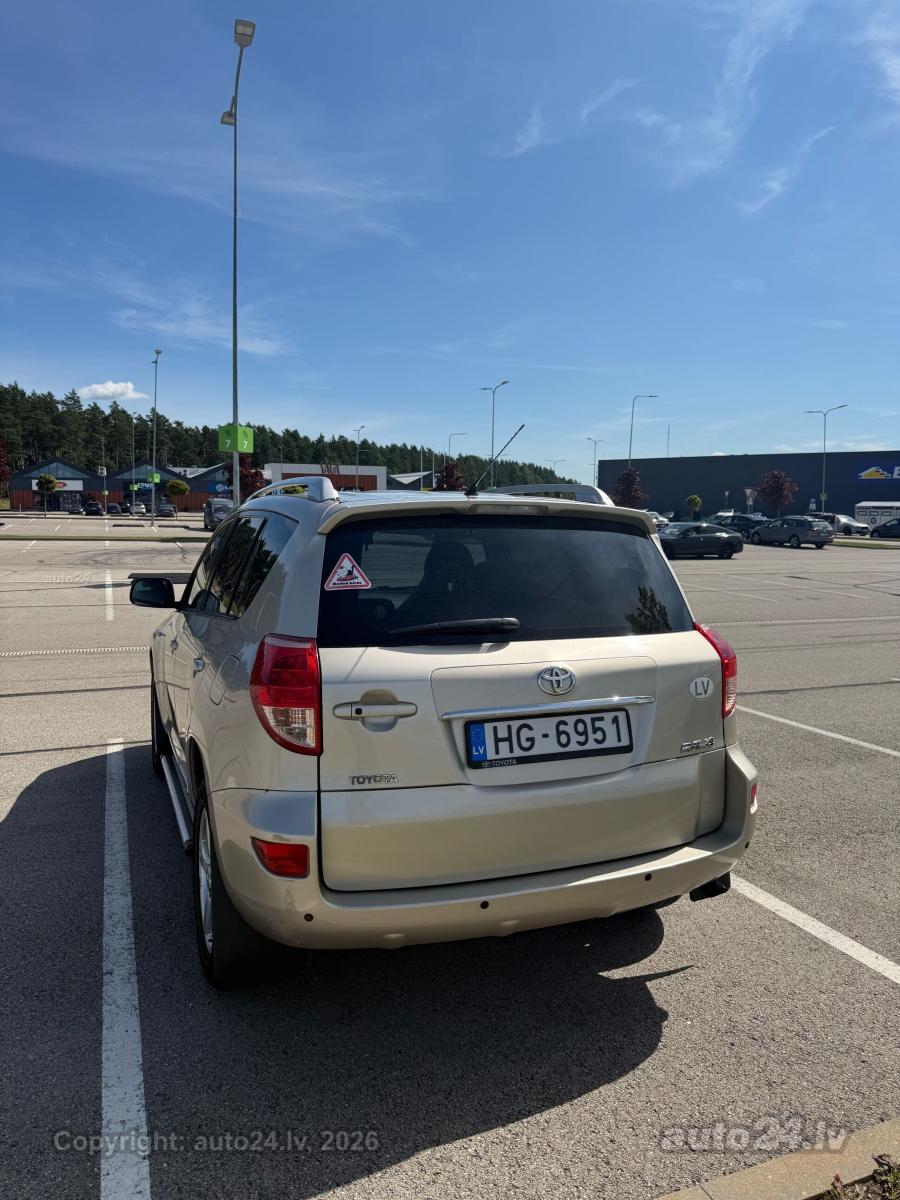 Toyota RAV4 2009 Rīga, ar dzinēja tilpumu 2.00 L un nobraukumu 206 tūkst. km par 3550 €, foto 3 vietnē AUTOMOTO.COM.LV