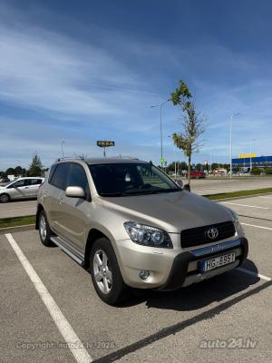 Toyota RAV4 2009 Rīga, ar dzinēja tilpumu 2.00 L un nobraukumu 206 tūkst. km par 3550 €, foto 4 vietnē AUTOMOTO.COM.LV