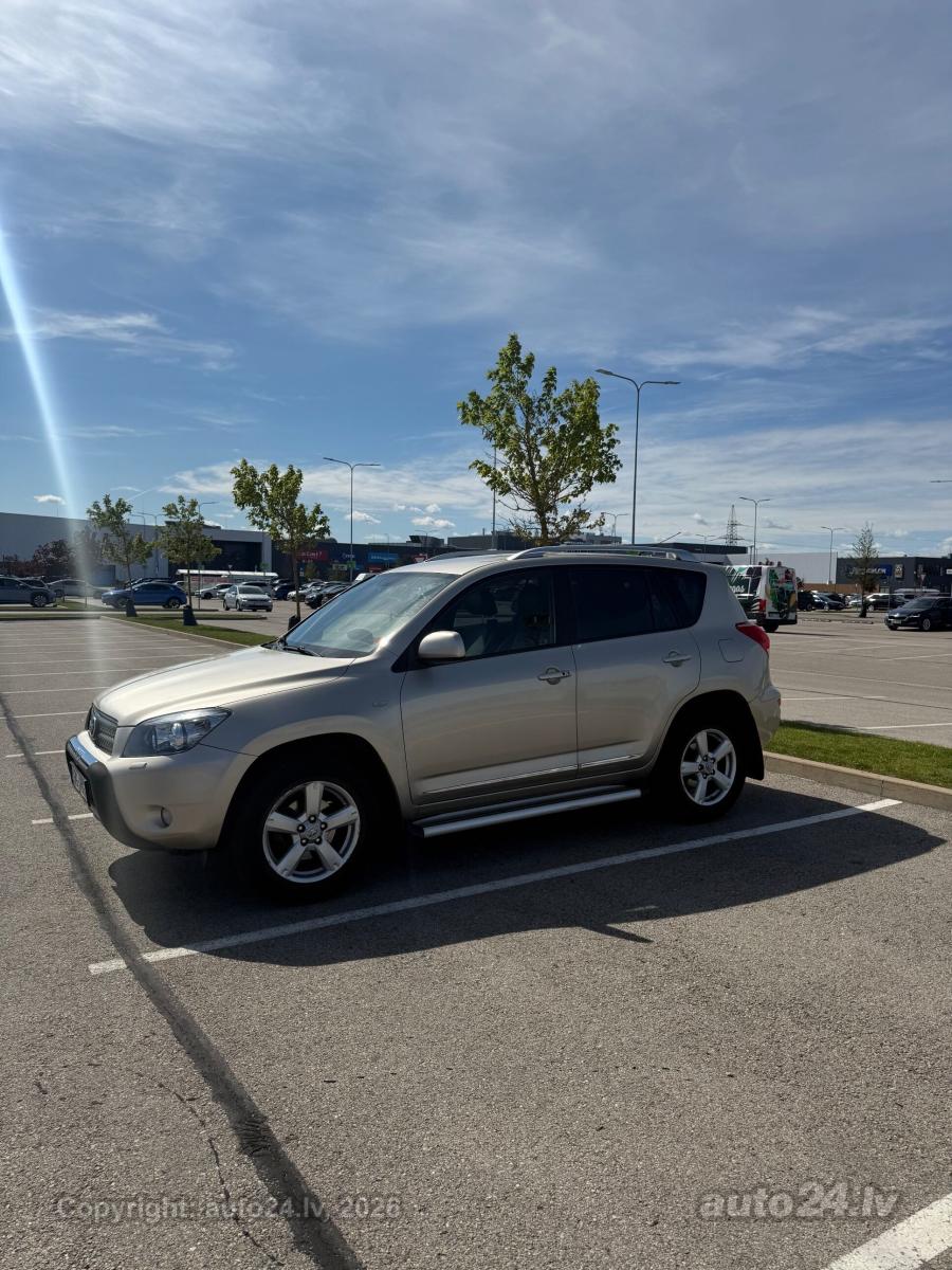 Toyota RAV4 2009 Rīga, ar dzinēja tilpumu 2.00 L un nobraukumu 206 tūkst. km par 3550 €, foto 8 vietnē AUTOMOTO.COM.LV
