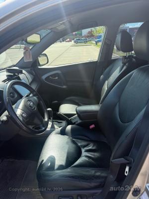 Toyota RAV4 2009 Rīga, ar dzinēja tilpumu 2.00 L un nobraukumu 206 tūkst. km par 3550 €, foto 11 vietnē AUTOMOTO.COM.LV