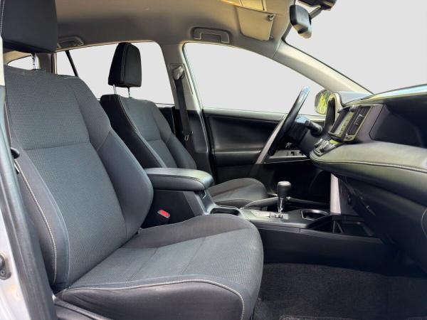 Toyota RAV4 2016 Pērnava, ar dzinēja tilpumu 2.50 L un nobraukumu 186 tūkst. km par 14900 €, foto 4 vietnē AUTOMOTO.COM.LV