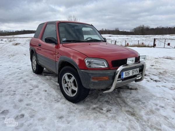 Red Toyota RAV4 1997 in Trakai, with an engine capacity of 2.00 L and mileage of 221 thousand km for 1950 €, photo 1 on AUTOMOTO.COM.LV