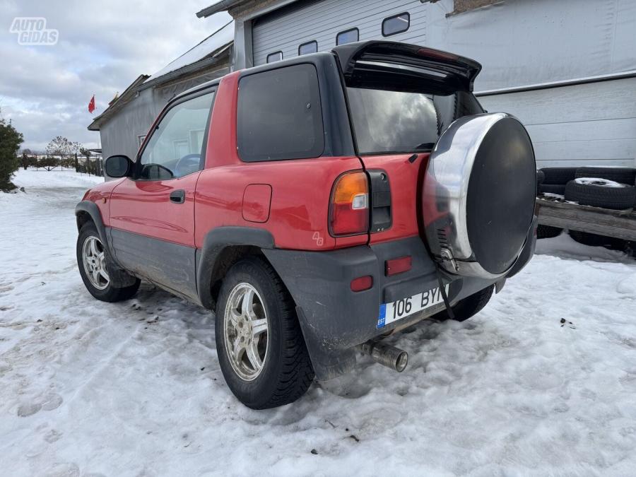 Red Toyota RAV4 1997 in Trakai, with an engine capacity of 2.00 L and mileage of 221 thousand km for 1950 €, photo 4 on AUTOMOTO.COM.LV