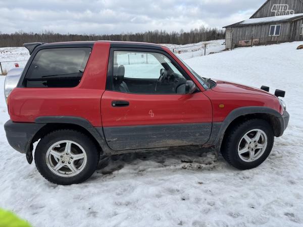 Red Toyota RAV4 1997 in Trakai, with an engine capacity of 2.00 L and mileage of 221 thousand km for 1950 €, photo 6 on AUTOMOTO.COM.LV