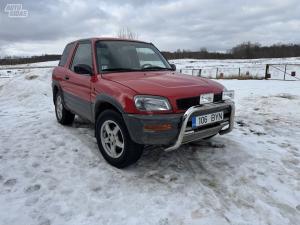 Red Toyota RAV4 1997 in Trakai, with an engine capacity of 2.00 L and mileage of 221 thousand km for 1950 €, photo 8 on AUTOMOTO.COM.LV