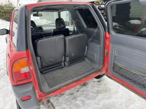 Red Toyota RAV4 1997 in Trakai, with an engine capacity of 2.00 L and mileage of 221 thousand km for 1950 €, photo 17 on AUTOMOTO.COM.LV