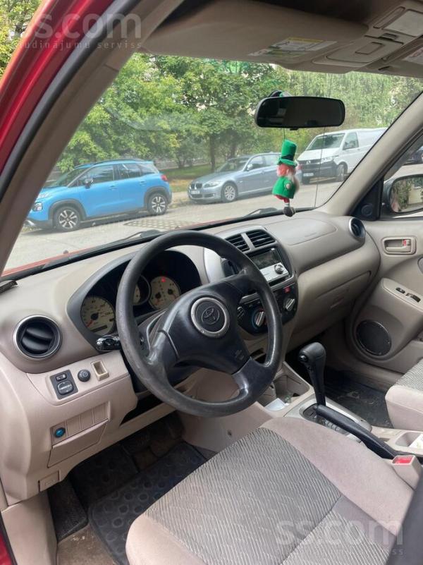 Sarkans Toyota RAV4 2000 Daugavpils, ar dzinēja tilpumu 2.00 L un nobraukumu 259 tūkst. km par 2300 €, foto 7 vietnē AUTOMOTO.COM.LV