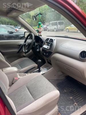 Red Toyota RAV4 2000 in Daugavpils, with an engine capacity of 2.00 L and mileage of 259 thousand km for 2300 €, photo 8 on AUTOMOTO.COM.LV