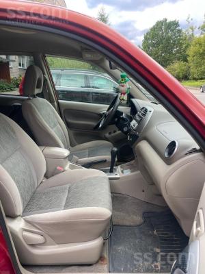 Sarkans Toyota RAV4 2000 Daugavpils, ar dzinēja tilpumu 2.00 L un nobraukumu 259 tūkst. km par 1400 €, foto 10 vietnē AUTOMOTO.COM.LV