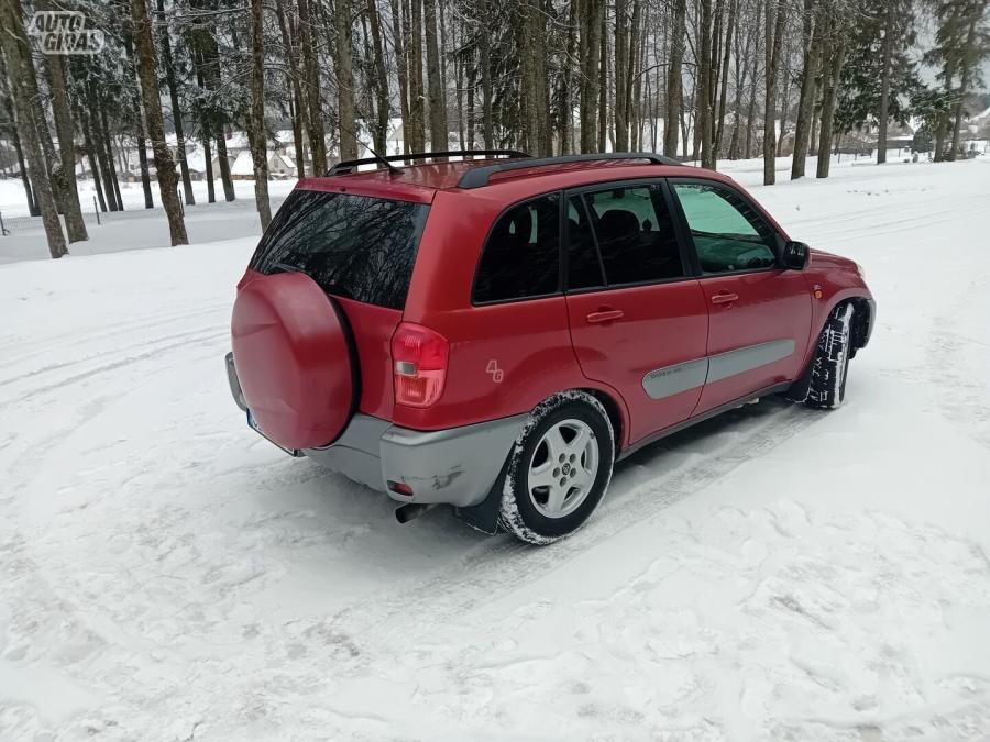Red Toyota RAV4 2003 in Vilnius, with an engine capacity of 2.00 L and mileage of 287 thousand km for 1950 €, photo 5 on AUTOMOTO.COM.LV
