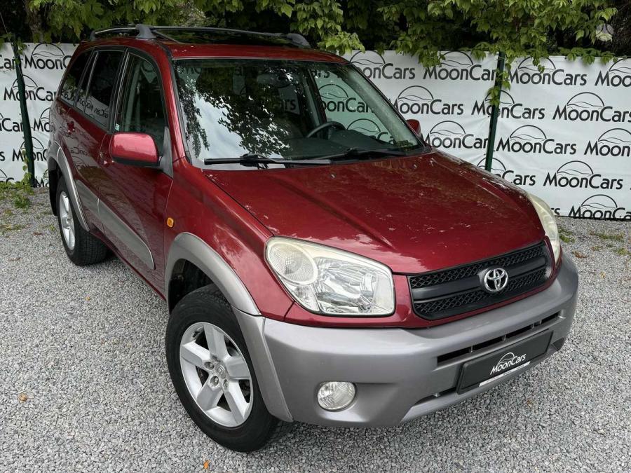 Red Toyota RAV4 2005 in Vilnius, with an engine capacity of 2.36 L and mileage of 114 thousand km for 3000 €, photo 4 on AUTOMOTO.COM.LV