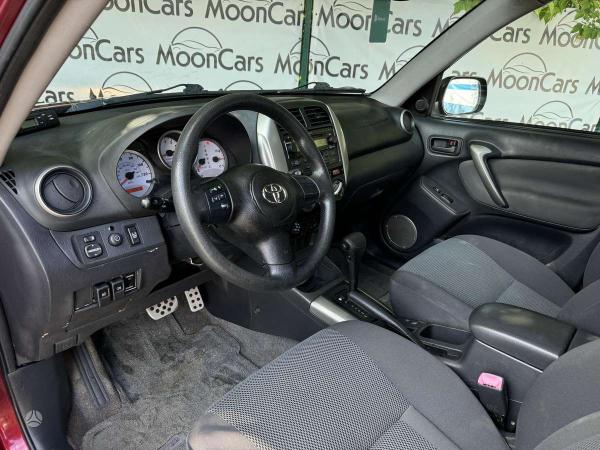Sarkans Toyota RAV4 2005 Viļņa, ar dzinēja tilpumu 2.36 L un nobraukumu 114 tūkst. km par 3000 €, foto 9 vietnē AUTOMOTO.COM.LV