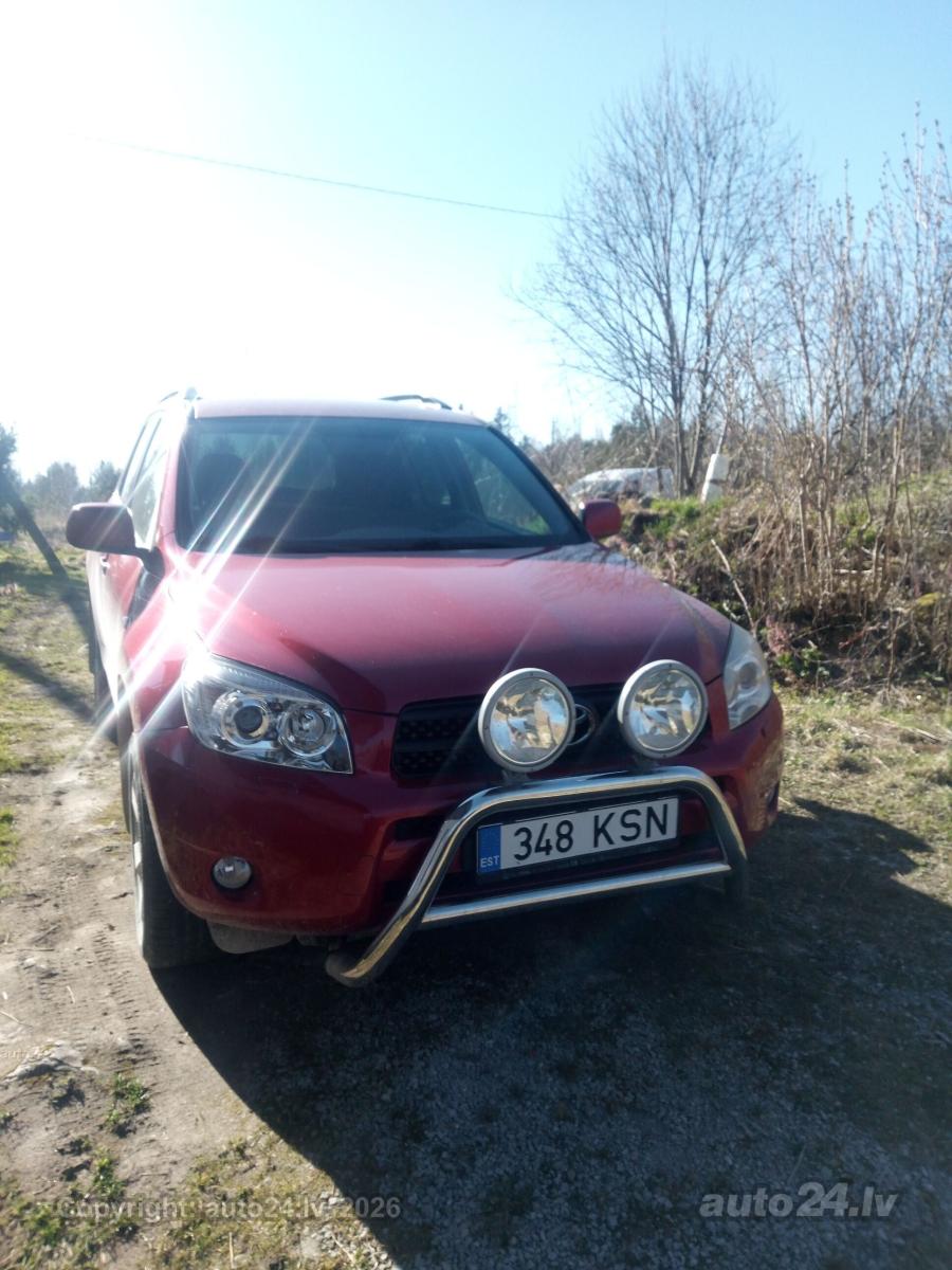 Sarkans Toyota RAV4 2006 Tallina, ar dzinēja tilpumu 2.00 L un nobraukumu 161 tūkst. km par 5000 €, foto 4 vietnē AUTOMOTO.COM.LV