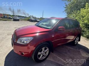 Sarkans Toyota RAV4 2006 Rīga, ar dzinēja tilpumu 2.20 L un nobraukumu 297 tūkst. km par 4000 €, foto  vietnē AUTOMOTO.COM.LV