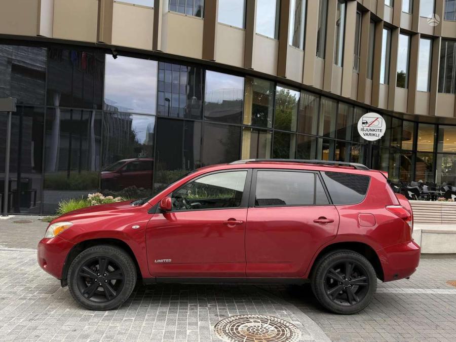 Red Toyota RAV4 2006 in Vilnius, with an engine capacity of 3.50 L and mileage of 180 thousand km for 3990 €, photo 3 on AUTOMOTO.COM.LV