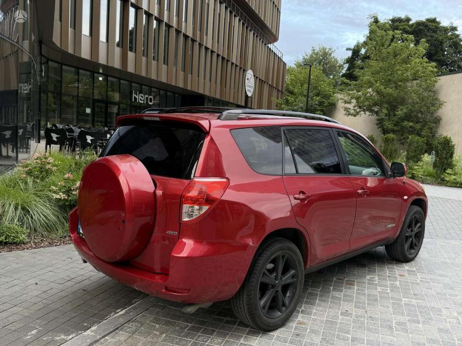 Red Toyota RAV4 2006 in Vilnius, with an engine capacity of 3.50 L and mileage of 180 thousand km for 3990 €, photo 6 on AUTOMOTO.COM.LV