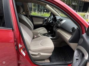 Red Toyota RAV4 2006 in Vilnius, with an engine capacity of 3.50 L and mileage of 180 thousand km for 3990 €, photo 10 on AUTOMOTO.COM.LV