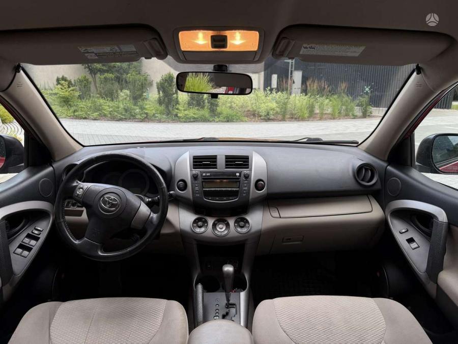Red Toyota RAV4 2006 in Vilnius, with an engine capacity of 3.50 L and mileage of 180 thousand km for 3990 €, photo 11 on AUTOMOTO.COM.LV