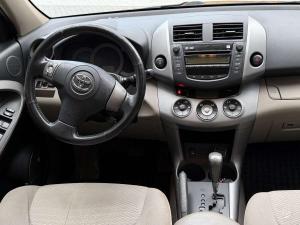 Red Toyota RAV4 2006 in Vilnius, with an engine capacity of 3.50 L and mileage of 180 thousand km for 3990 €, photo 12 on AUTOMOTO.COM.LV