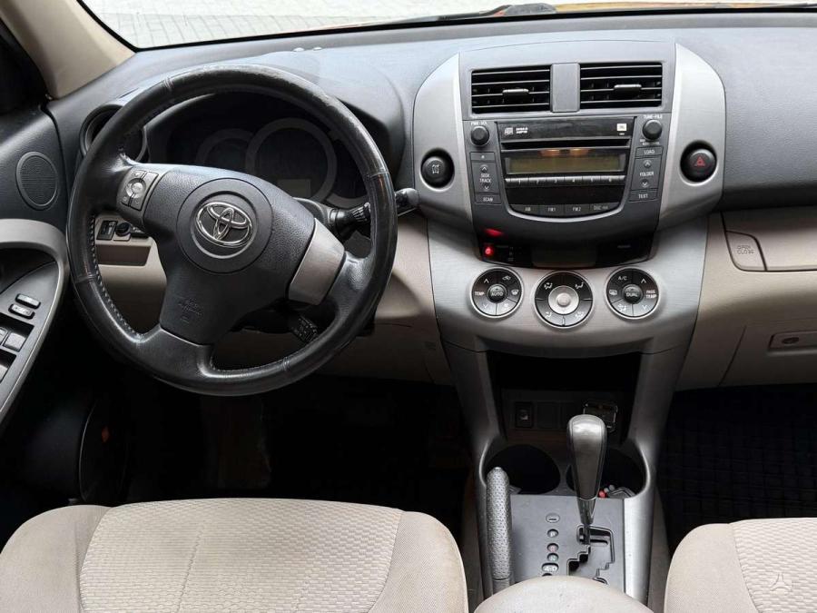 Red Toyota RAV4 2006 in Vilnius, with an engine capacity of 3.50 L and mileage of 180 thousand km for 3990 €, photo 12 on AUTOMOTO.COM.LV
