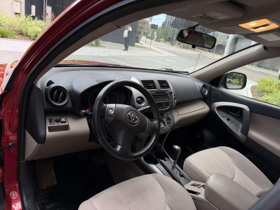 Red Toyota RAV4 2006 in Vilnius, with an engine capacity of 3.50 L and mileage of 180 thousand km for 3990 €, photo 13 on AUTOMOTO.COM.LV
