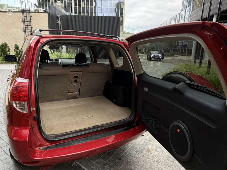 Red Toyota RAV4 2006 in Vilnius, with an engine capacity of 3.50 L and mileage of 180 thousand km for 3990 €, photo 17 on AUTOMOTO.COM.LV