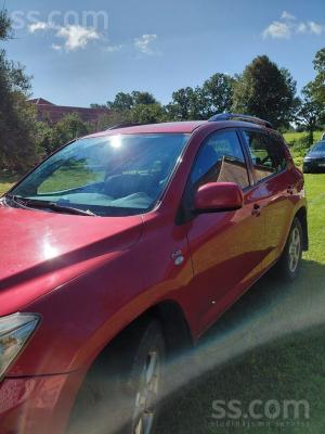Sarkans Toyota RAV4 2006 Dobele, ar dzinēja tilpumu 2.20 L un nobraukumu 279 tūkst. km par 2300 €, foto 4 vietnē AUTOMOTO.COM.LV