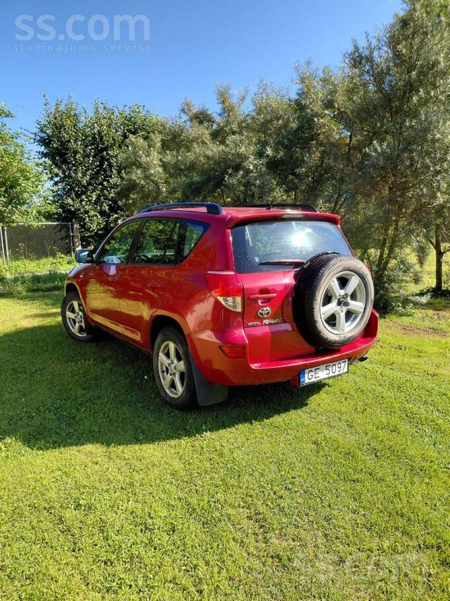 Sarkans Toyota RAV4 2006 Dobele, ar dzinēja tilpumu 2.20 L un nobraukumu 279 tūkst. km par 2300 €, foto 5 vietnē AUTOMOTO.COM.LV