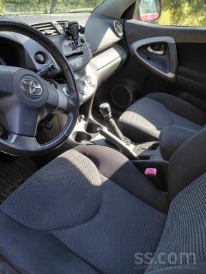Sarkans Toyota RAV4 2006 Dobele, ar dzinēja tilpumu 2.20 L un nobraukumu 279 tūkst. km par 2300 €, foto 6 vietnē AUTOMOTO.COM.LV