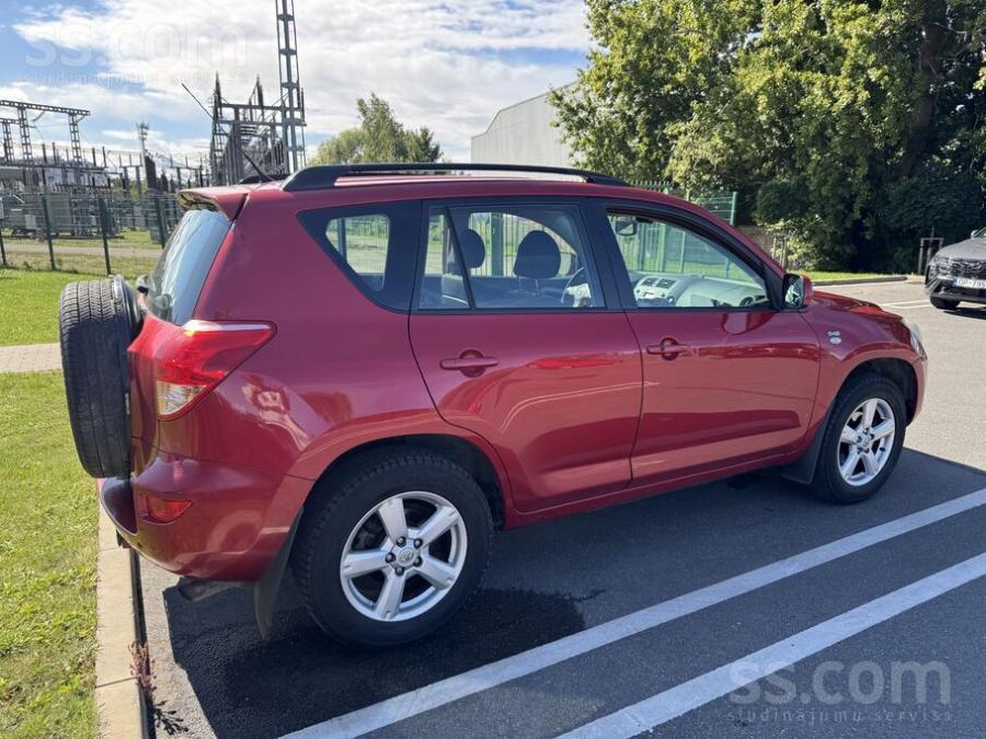 Sarkans Toyota RAV4 2006 Rīga, ar dzinēja tilpumu 2.20 L un nobraukumu 268 tūkst. km par 3600 €, foto 5 vietnē AUTOMOTO.COM.LV
