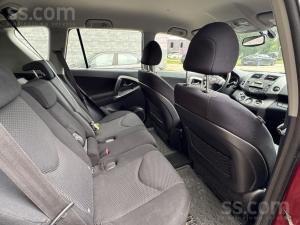 Sarkans Toyota RAV4 2006 Rīga, ar dzinēja tilpumu 2.20 L un nobraukumu 268 tūkst. km par 3600 €, foto 8 vietnē AUTOMOTO.COM.LV
