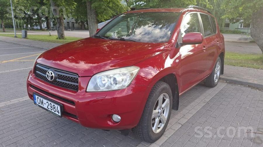 Sarkans Toyota RAV4 2007 Jelgava, ar dzinēja tilpumu 2.00 L un nobraukumu 220 tūkst. km par 6000 €, foto 3 vietnē AUTOMOTO.COM.LV