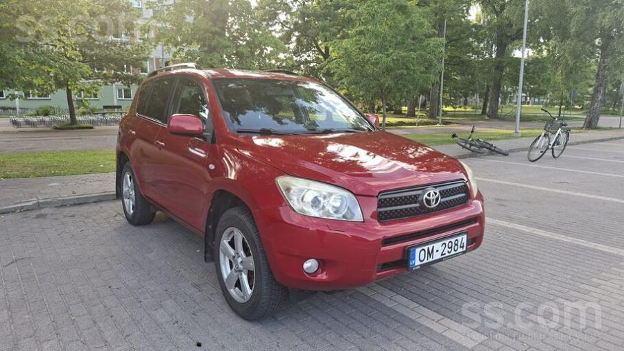 Sarkans Toyota RAV4 2007 Jelgava, ar dzinēja tilpumu 2.00 L un nobraukumu 220 tūkst. km par 6000 €, foto 4 vietnē AUTOMOTO.COM.LV