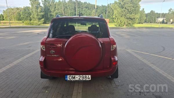 Red Toyota RAV4 2007 in Jelgava, with an engine capacity of 2.00 L and mileage of 220 thousand km for 6000 €, photo 4 on AUTOMOTO.COM.LV
