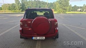 Sarkans Toyota RAV4 2007 Jelgava, ar dzinēja tilpumu 2.00 L un nobraukumu 220 tūkst. km par 6000 €, foto 5 vietnē AUTOMOTO.COM.LV