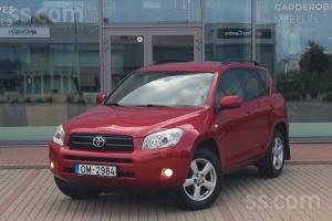Red Toyota RAV4 2007 in Riga, with an engine capacity of 2.00 L and mileage of 218 thousand km for 4999 €, photo 3 on AUTOMOTO.COM.LV