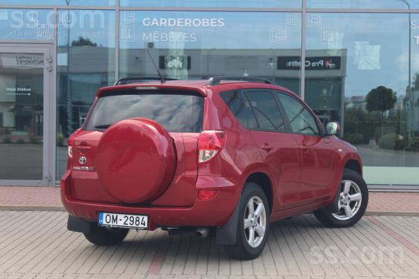 Sarkans Toyota RAV4 2007 Rīga, ar dzinēja tilpumu 2.00 L un nobraukumu 218 tūkst. km par 4999 €, foto 3 vietnē AUTOMOTO.COM.LV