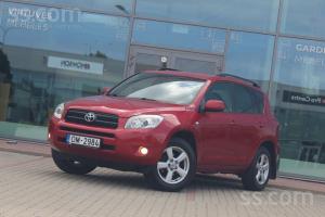 Red Toyota RAV4 2007 in Riga, with an engine capacity of 2.00 L and mileage of 218 thousand km for 4999 €, photo 8 on AUTOMOTO.COM.LV