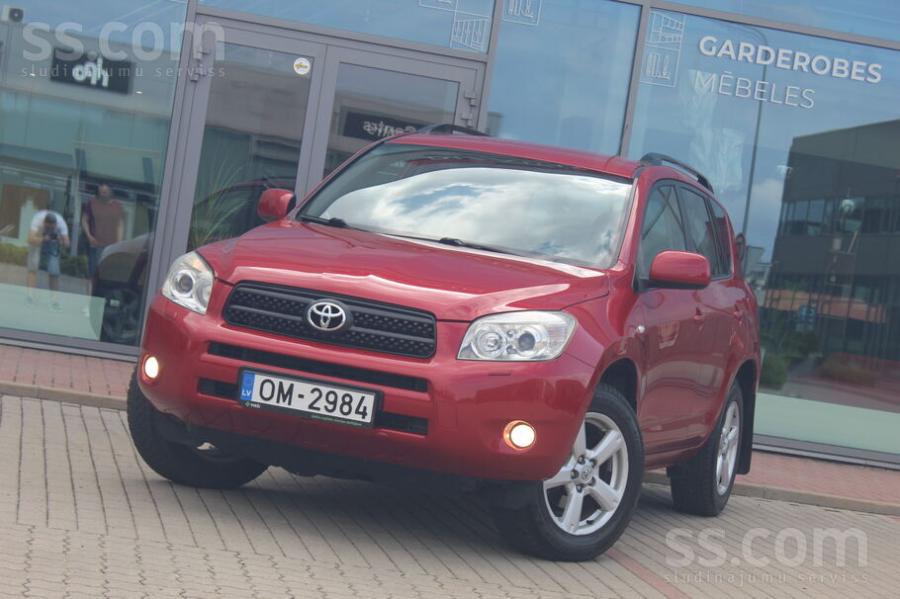 Red Toyota RAV4 2007 in Riga, with an engine capacity of 2.00 L and mileage of 218 thousand km for 4999 €, photo 9 on AUTOMOTO.COM.LV