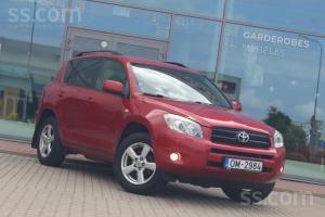 Red Toyota RAV4 2007 in Riga, with an engine capacity of 2.00 L and mileage of 218 thousand km for 4999 €, photo 10 on AUTOMOTO.COM.LV