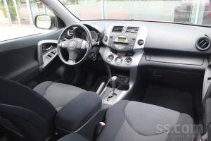 Red Toyota RAV4 2007 in Riga, with an engine capacity of 2.00 L and mileage of 218 thousand km for 4999 €, photo 14 on AUTOMOTO.COM.LV