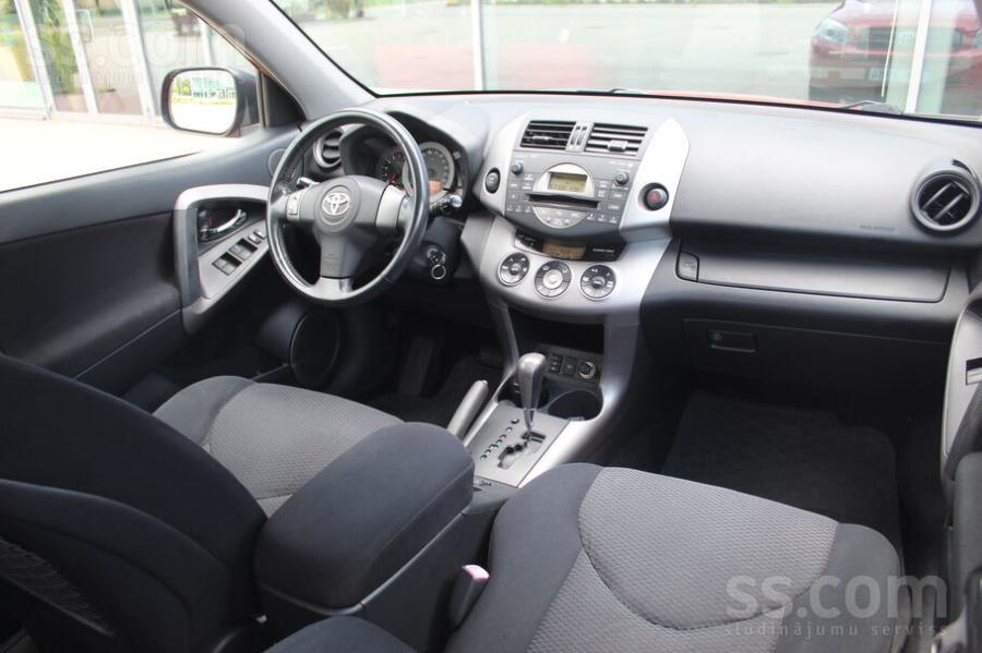 Red Toyota RAV4 2007 in Riga, with an engine capacity of 2.00 L and mileage of 218 thousand km for 4999 €, photo 14 on AUTOMOTO.COM.LV