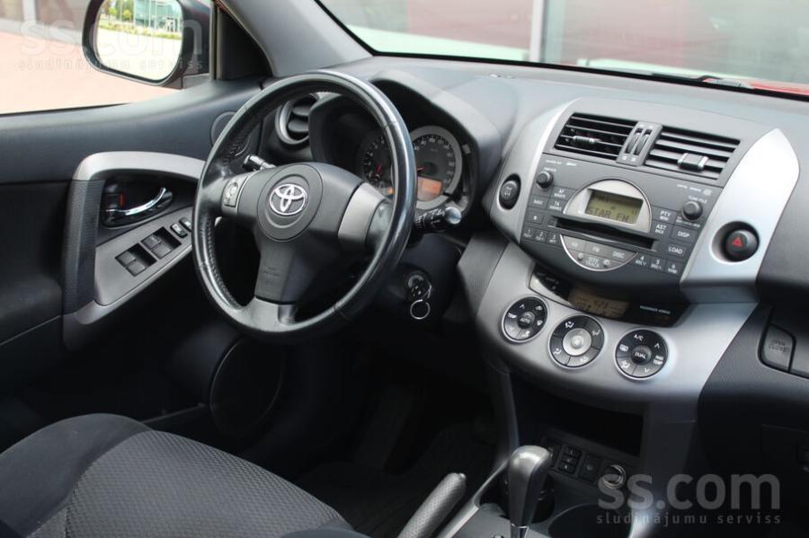 Red Toyota RAV4 2007 in Riga, with an engine capacity of 2.00 L and mileage of 218 thousand km for 4999 €, photo 15 on AUTOMOTO.COM.LV